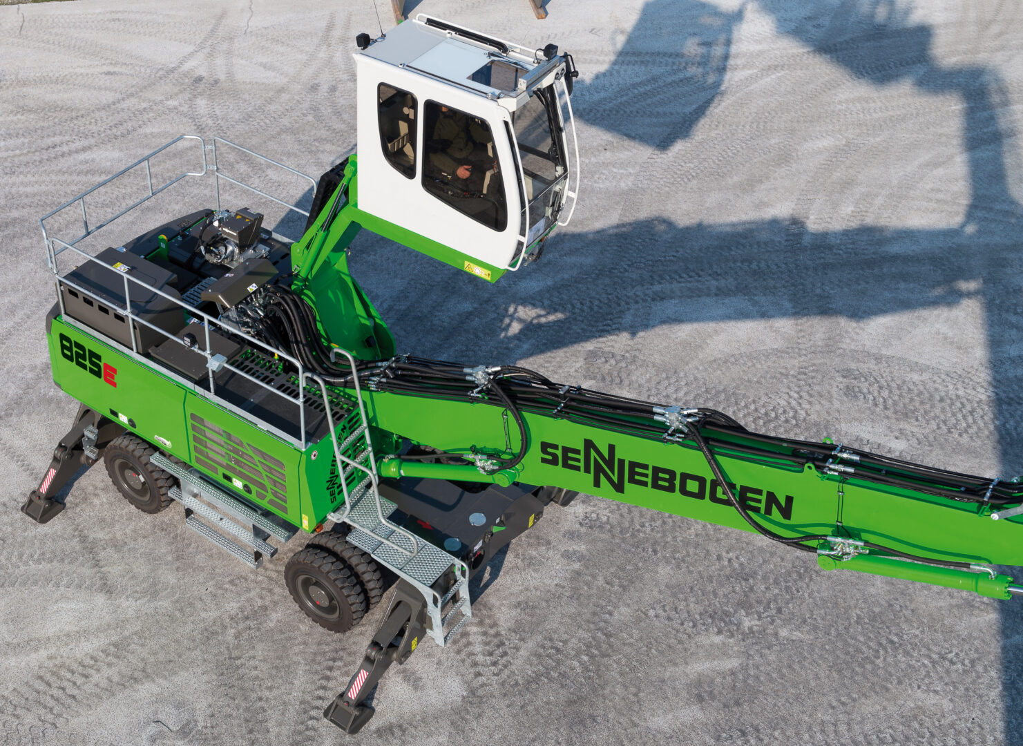 Sennebogen mit neuem Umschlagbagger für das Recycling - RECYCLING magazin