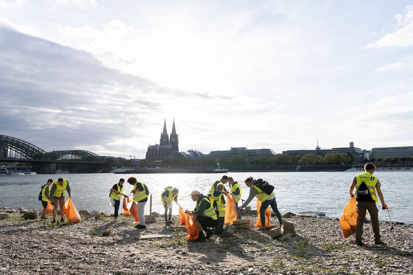 Steinert unterstützt Aktion „Rhine Clean up“ - RECYCLING magazin