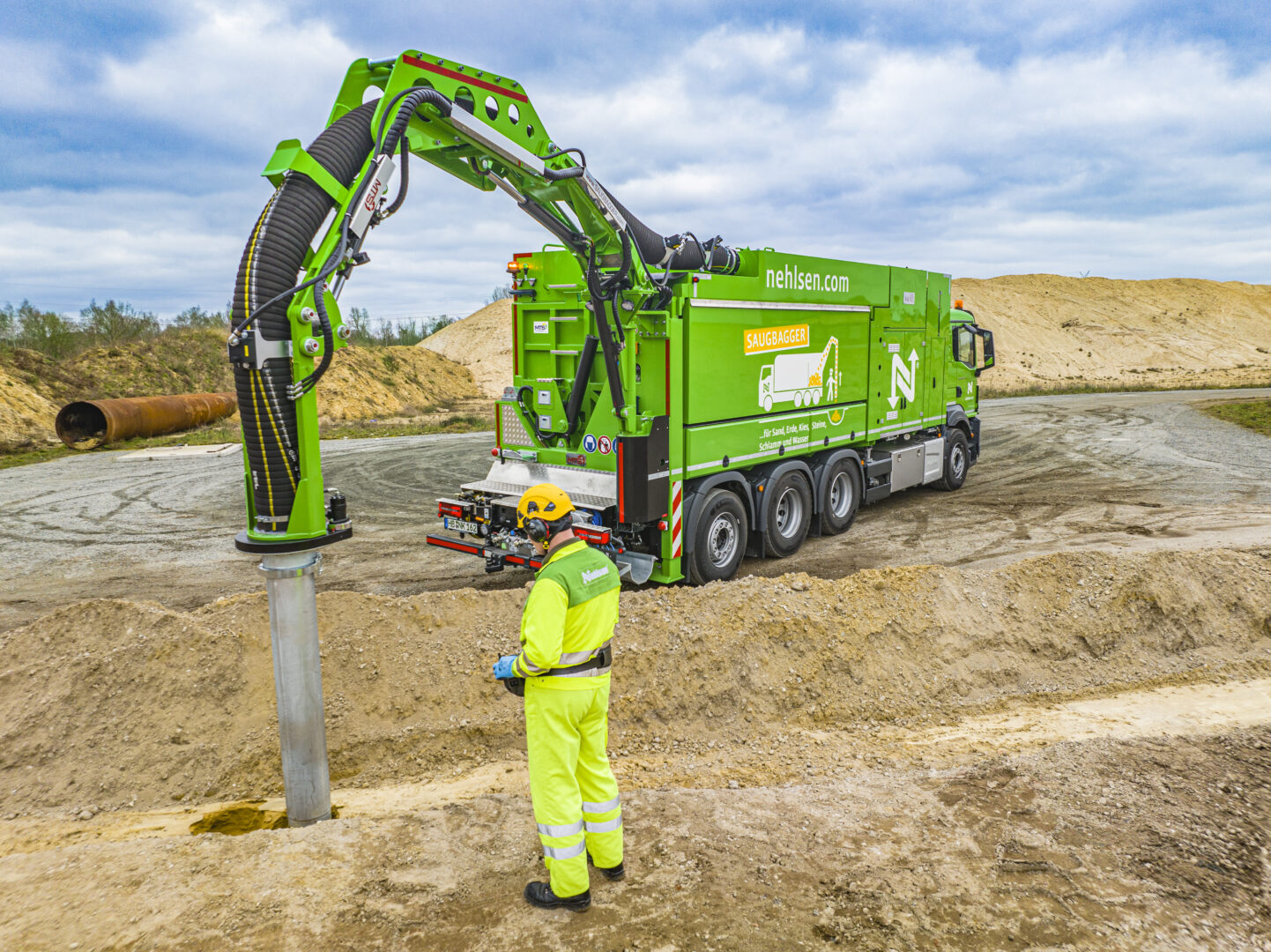 Neuer Saugbagger für Nehlsen - RECYCLING magazin